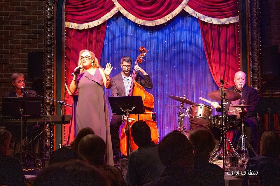 ON TOUR: CHICAGO CABARET FINDS NEW HORIZONS - Chicago Cabaret Magazine